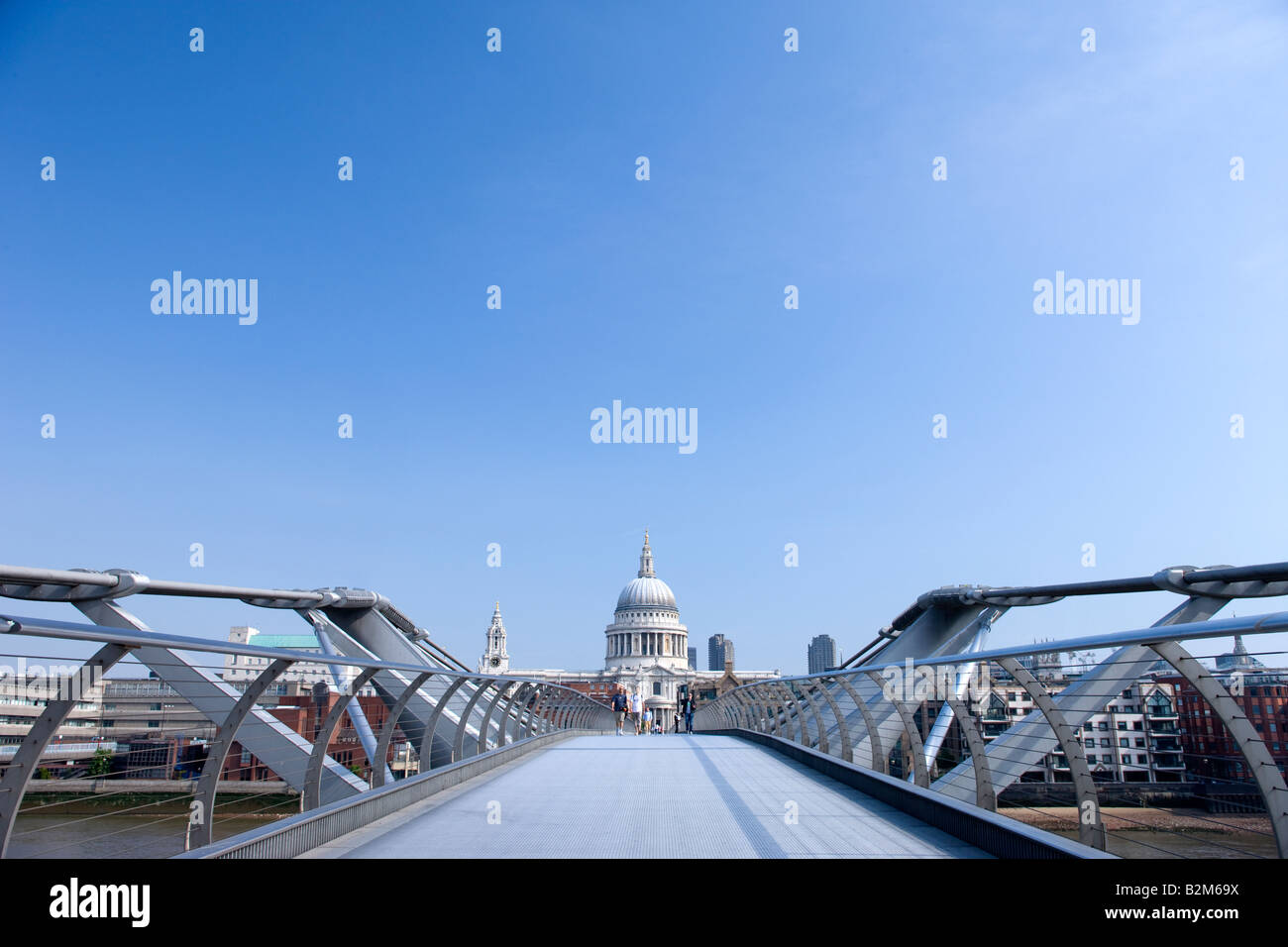 MILLENNIUM FOOTBRIDGE (©NORMAN FOSTER 2002) SAINT PAULS CATHEDRAL DOME ...