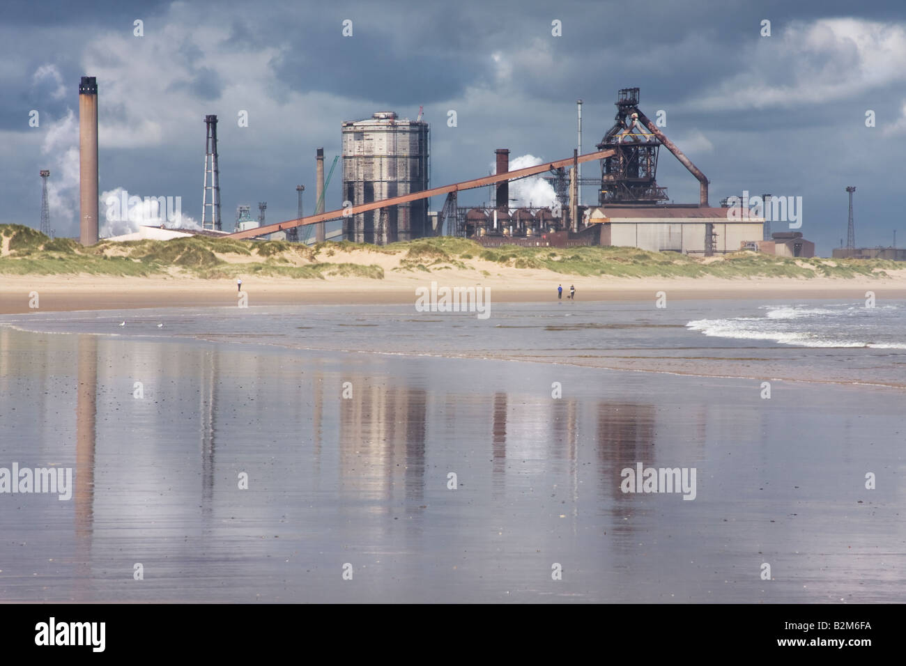 Factory on the beach at Redcar Stock Photo - Alamy