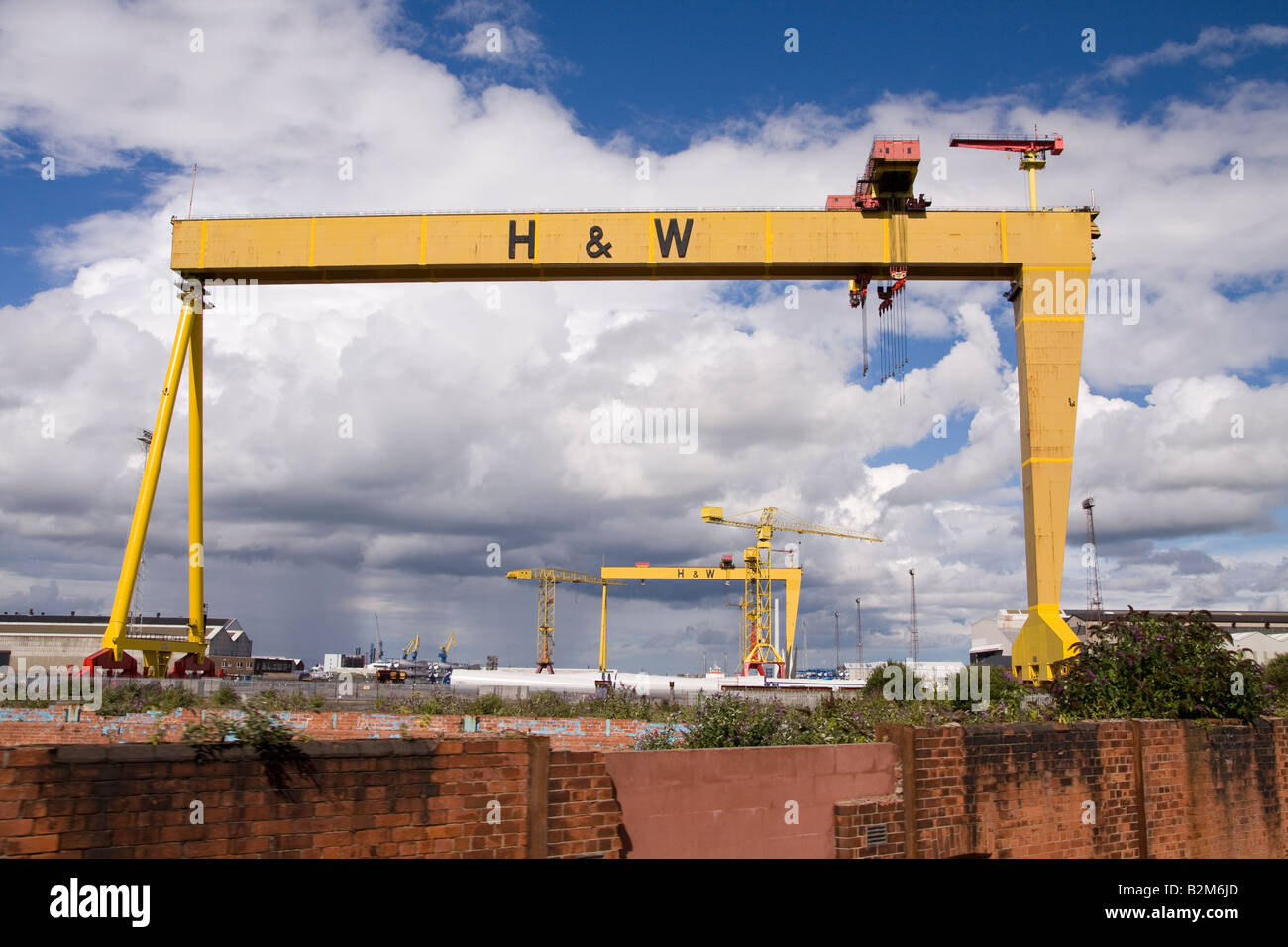Harland and wolff shipyard titanic hi-res stock photography and images ...