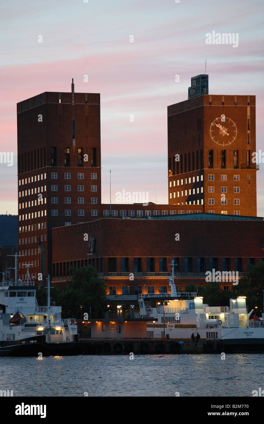 Oslo town hall hi-res stock photography and images - Alamy