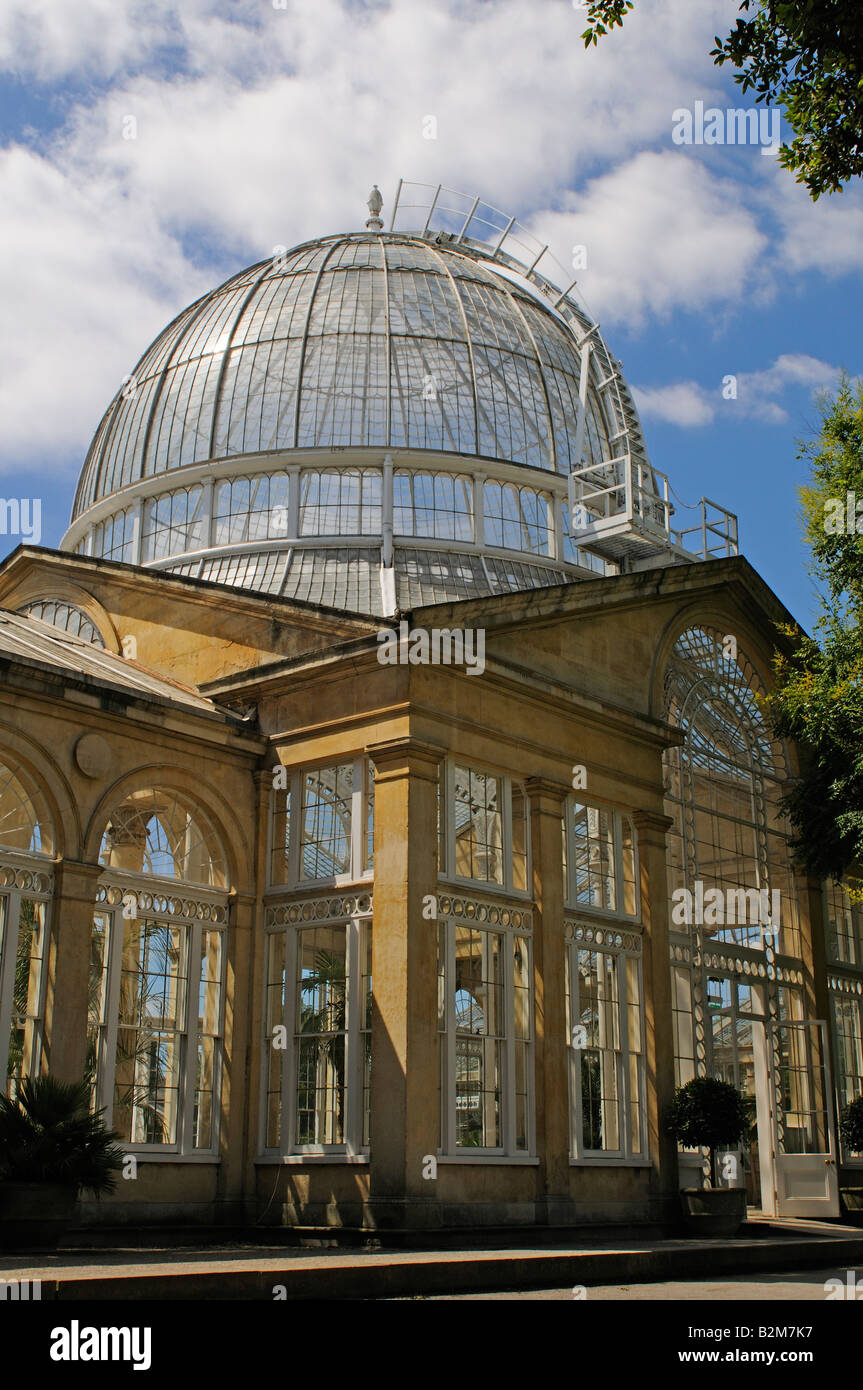 Glass conservatory london hi-res stock photography and images - Alamy