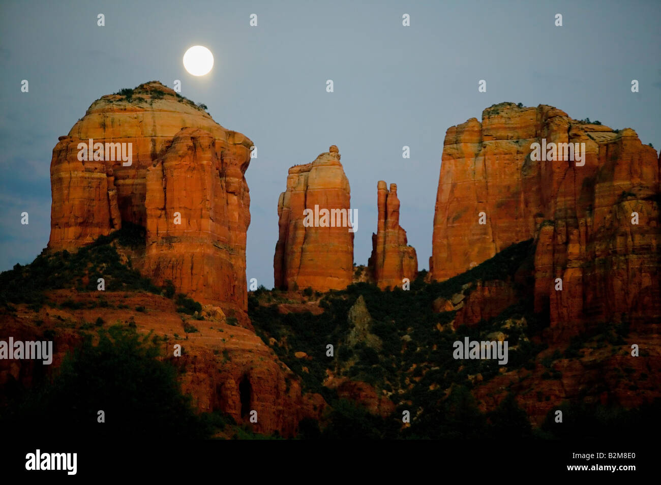 Full moon over arizona desert hi-res stock photography and images - Alamy