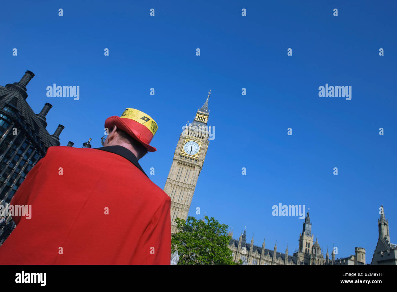 BUS BIG BEN PARLIAMENT SQUARE LONDON ENGLAND UK Stock Photo - Alamy