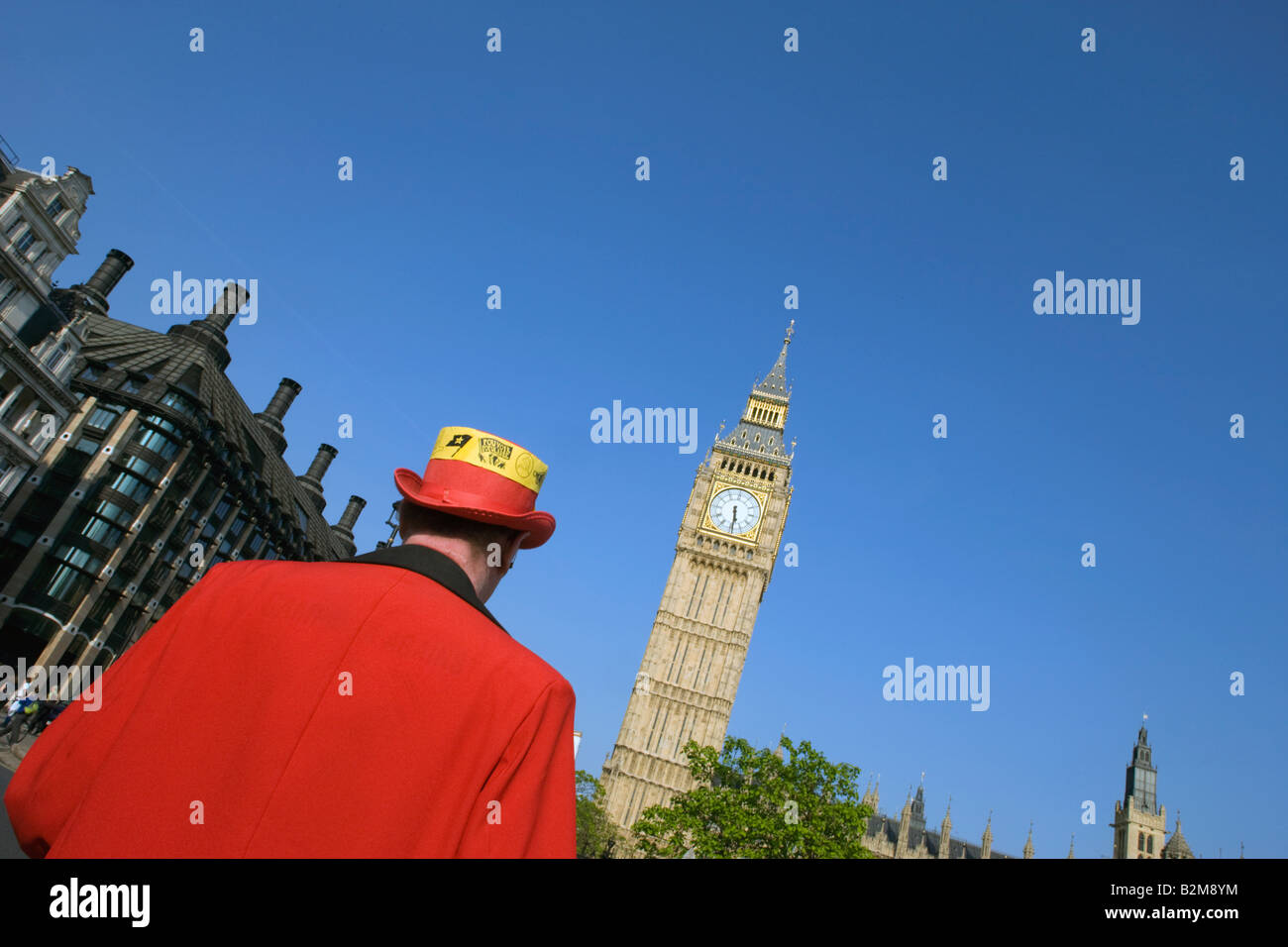 BUS BIG BEN PARLIAMENT SQUARE LONDON ENGLAND UK Stock Photo - Alamy