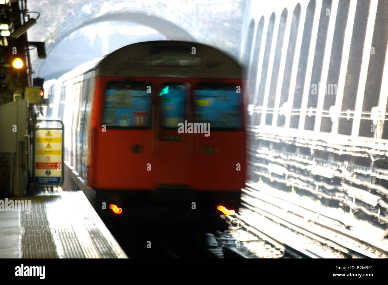 Train and england and station hi-res stock photography and images - Alamy