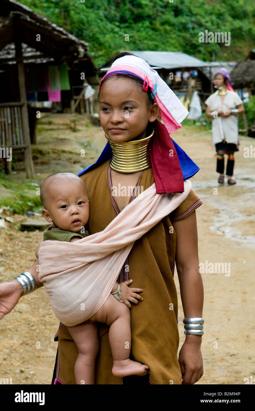 Portrait of a Padong long neck woman Stock Photo - Alamy