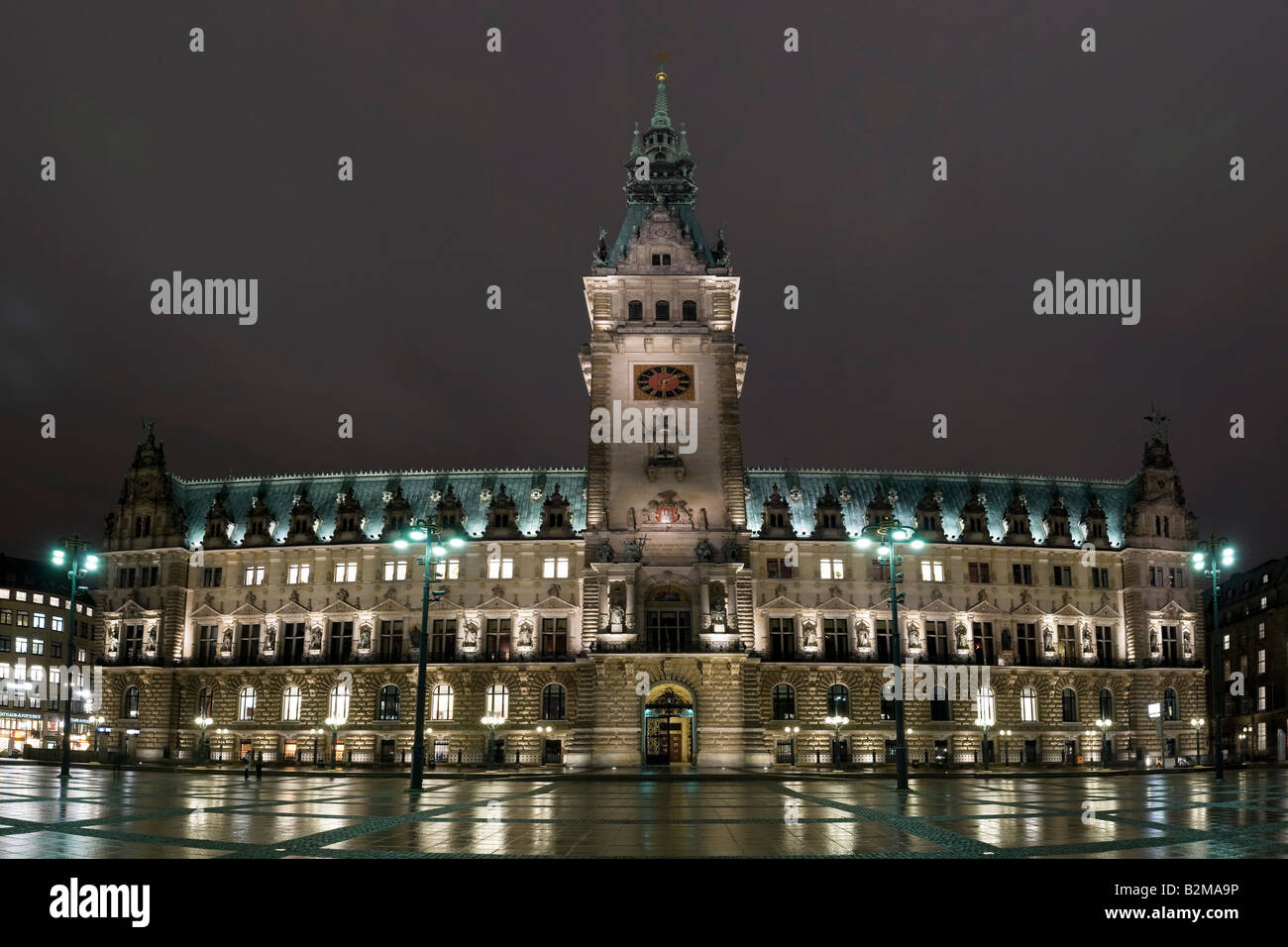 Night-time view of City Hall, Hamburg, Germany, Europe Stock Photo - Alamy