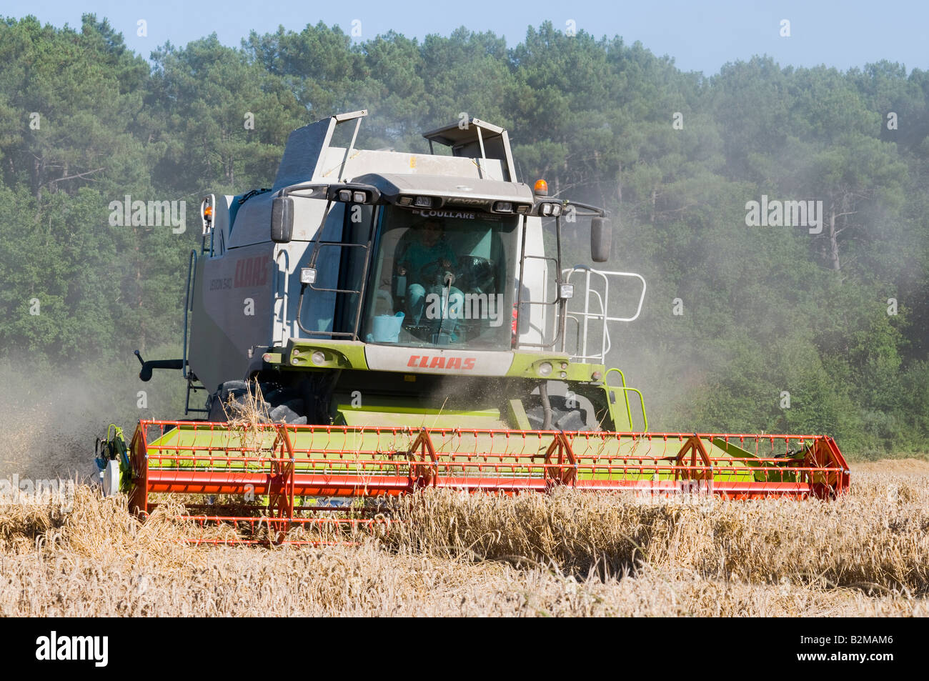 "Claas Lexion 540" combine harvester at work, sud-Touraine, France ...