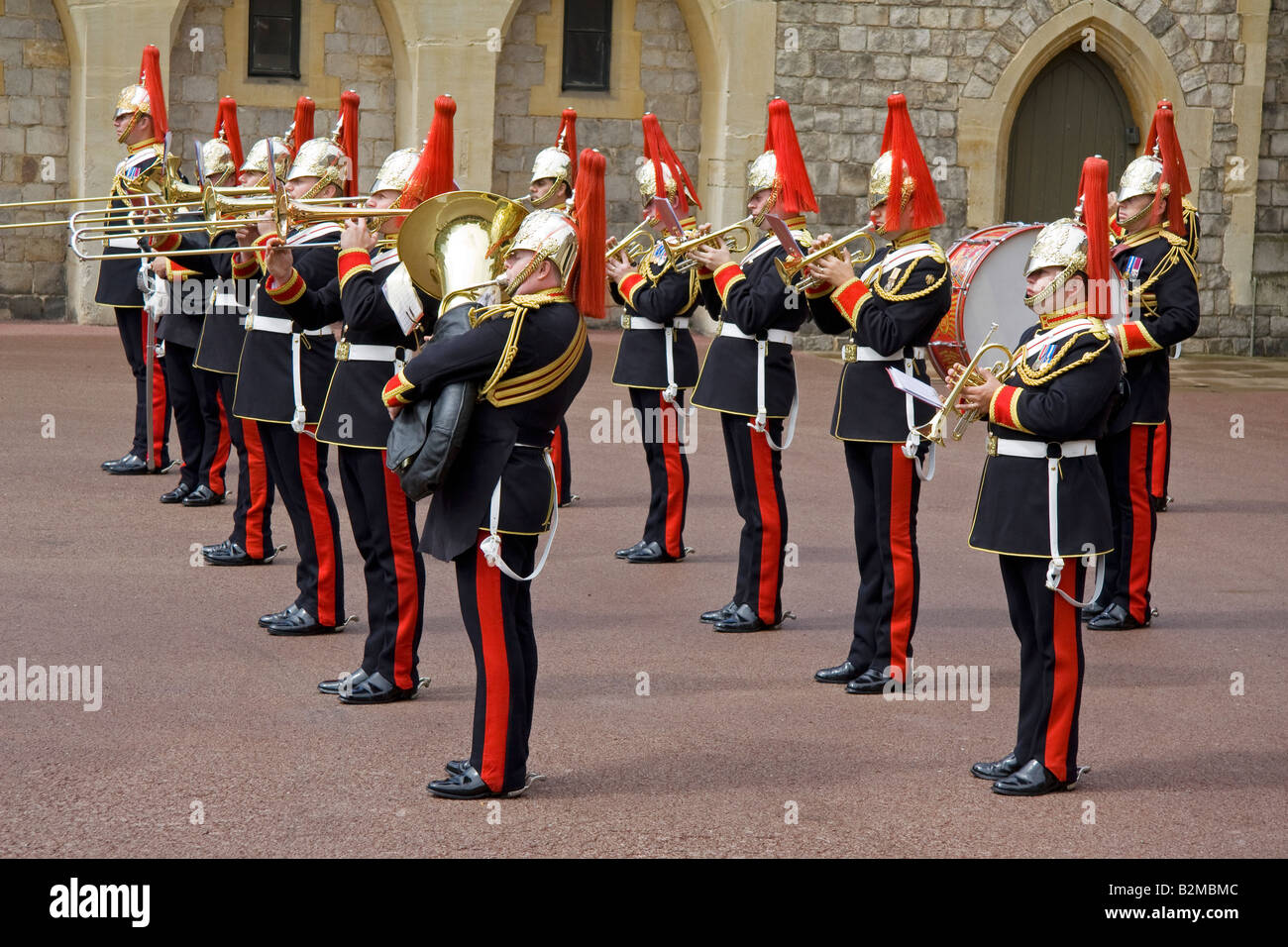 Changing the guard- Windsor Castle 4 Stock Photo - Alamy