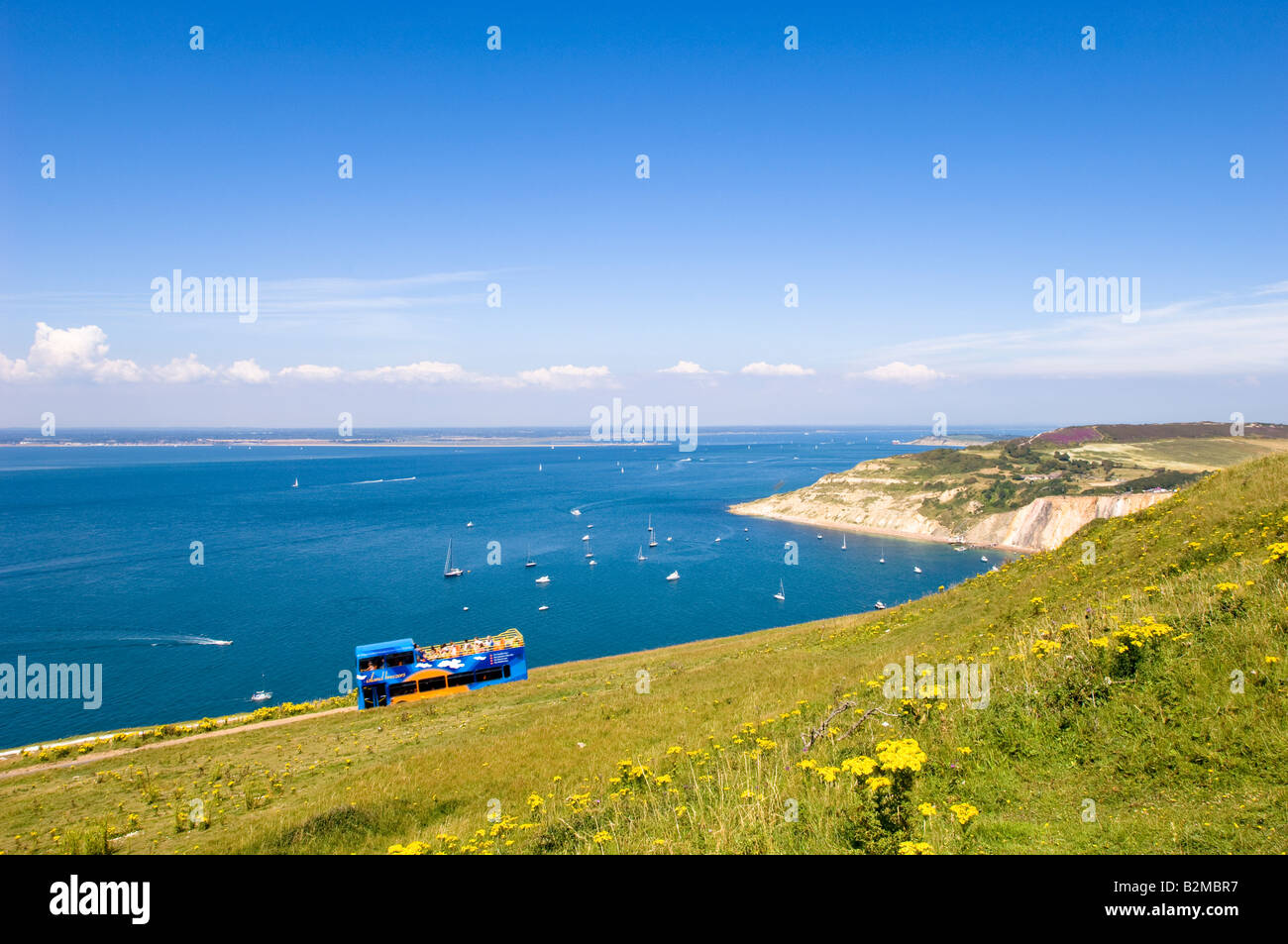 Path overlooking alum bay isle hi-res stock photography and images - Alamy