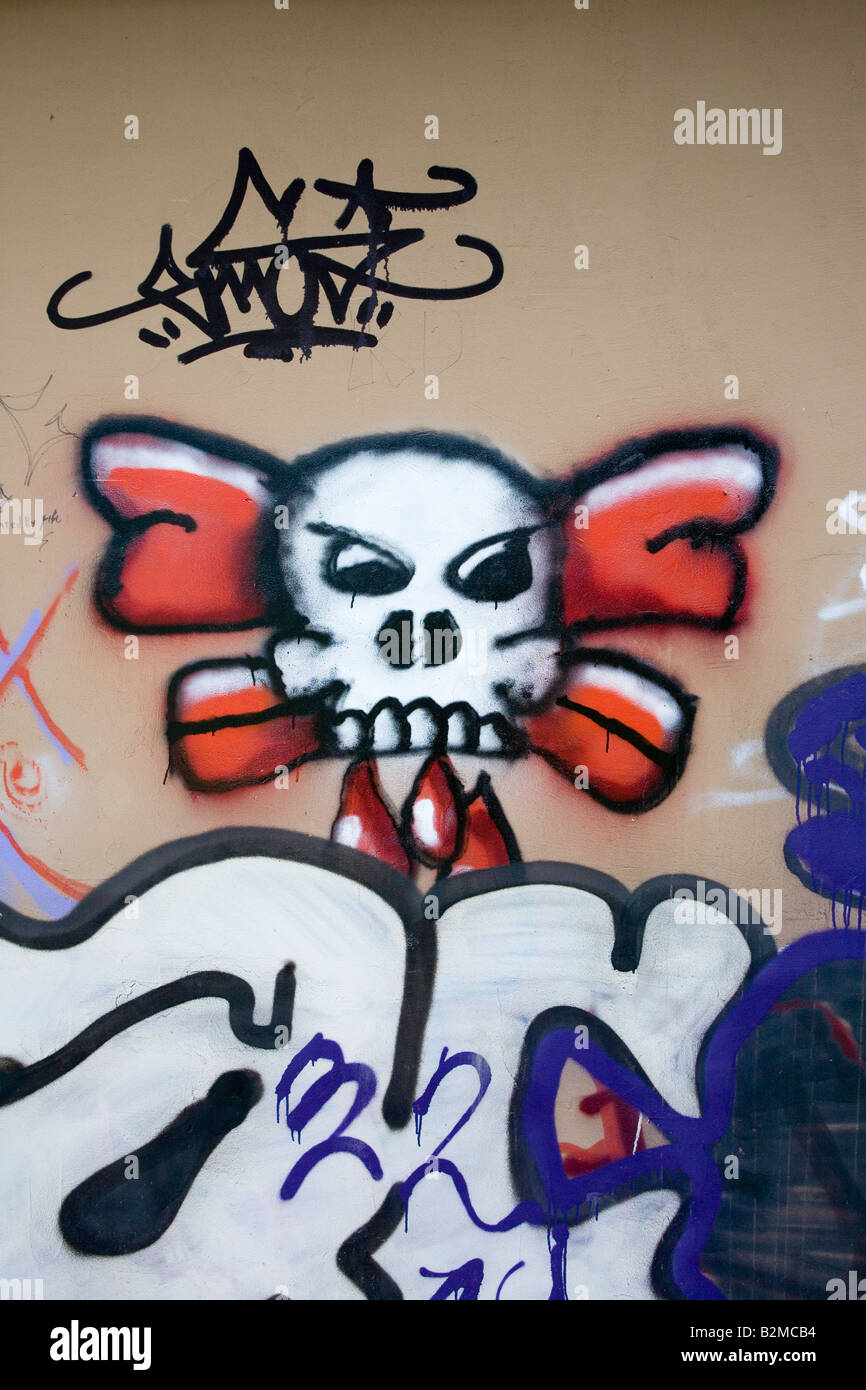 Graffiti figures hi-res stock photography and images - Alamy