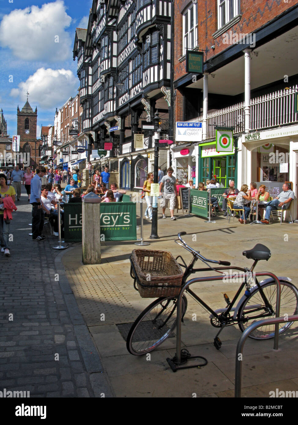 Tudor buildings the rows chester uk hi-res stock photography and images ...