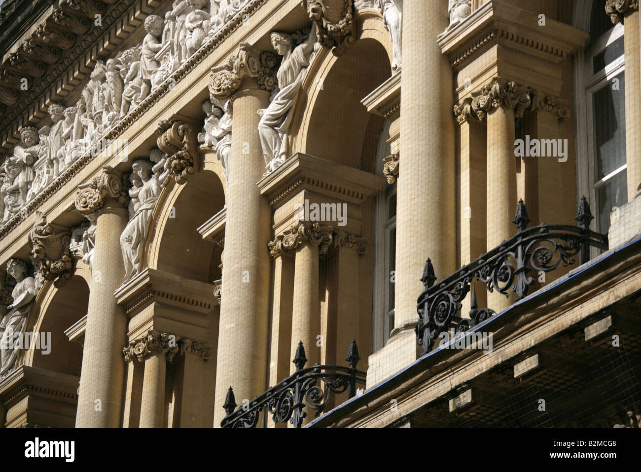 Frieze cornice hi-res stock photography and images - Alamy
