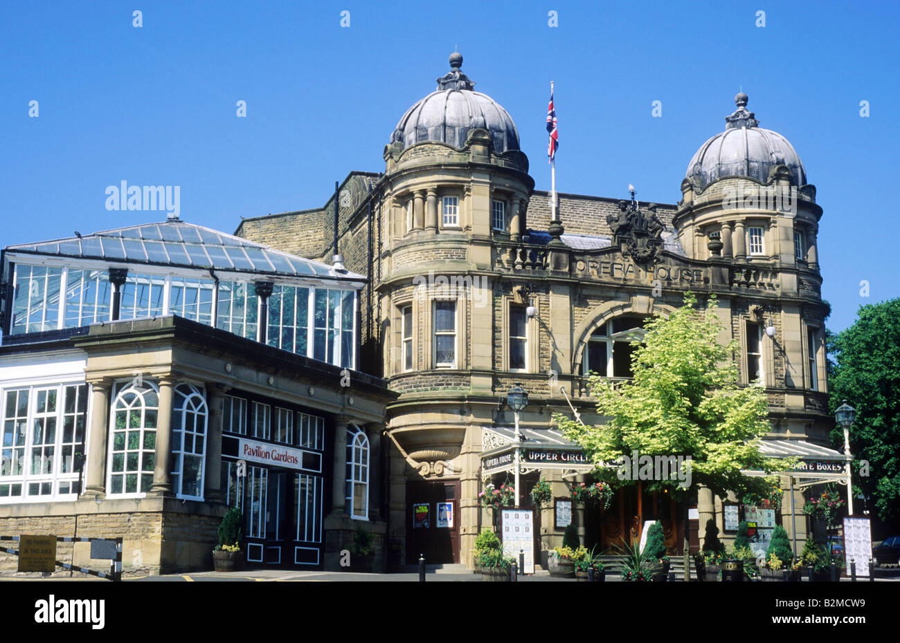 English opera house hi-res stock photography and images - Alamy