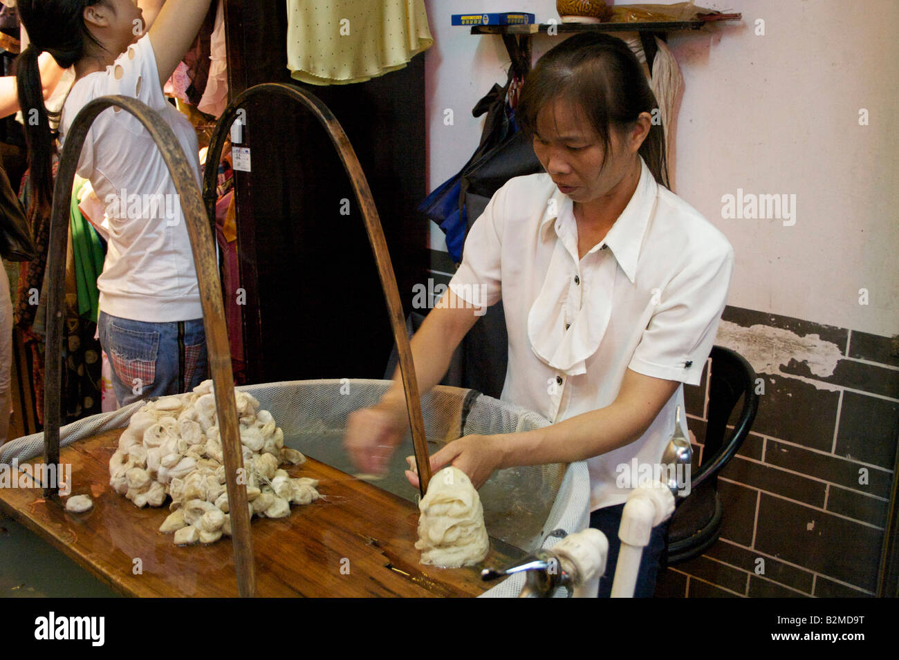 Silk worms china hi-res stock photography and images - Alamy