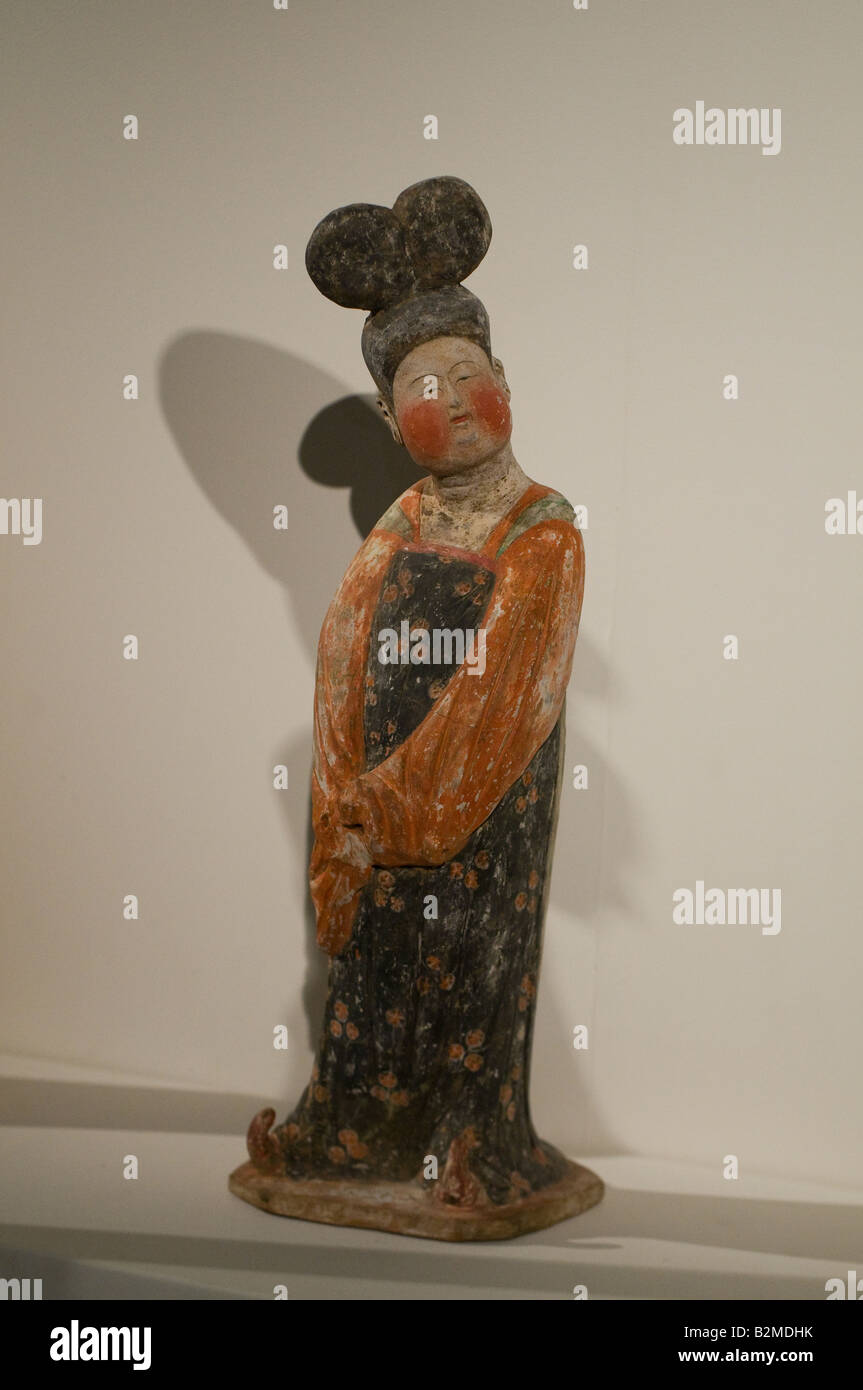 Lady chignon mingqi tomb figure hi-res stock photography and images - Alamy