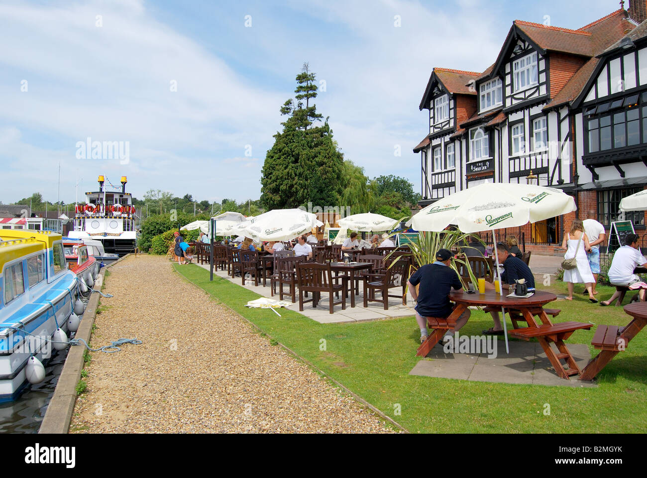 The Swan Inn by River Bure, Horning, Norfolk Broads, Norfolk, England ...