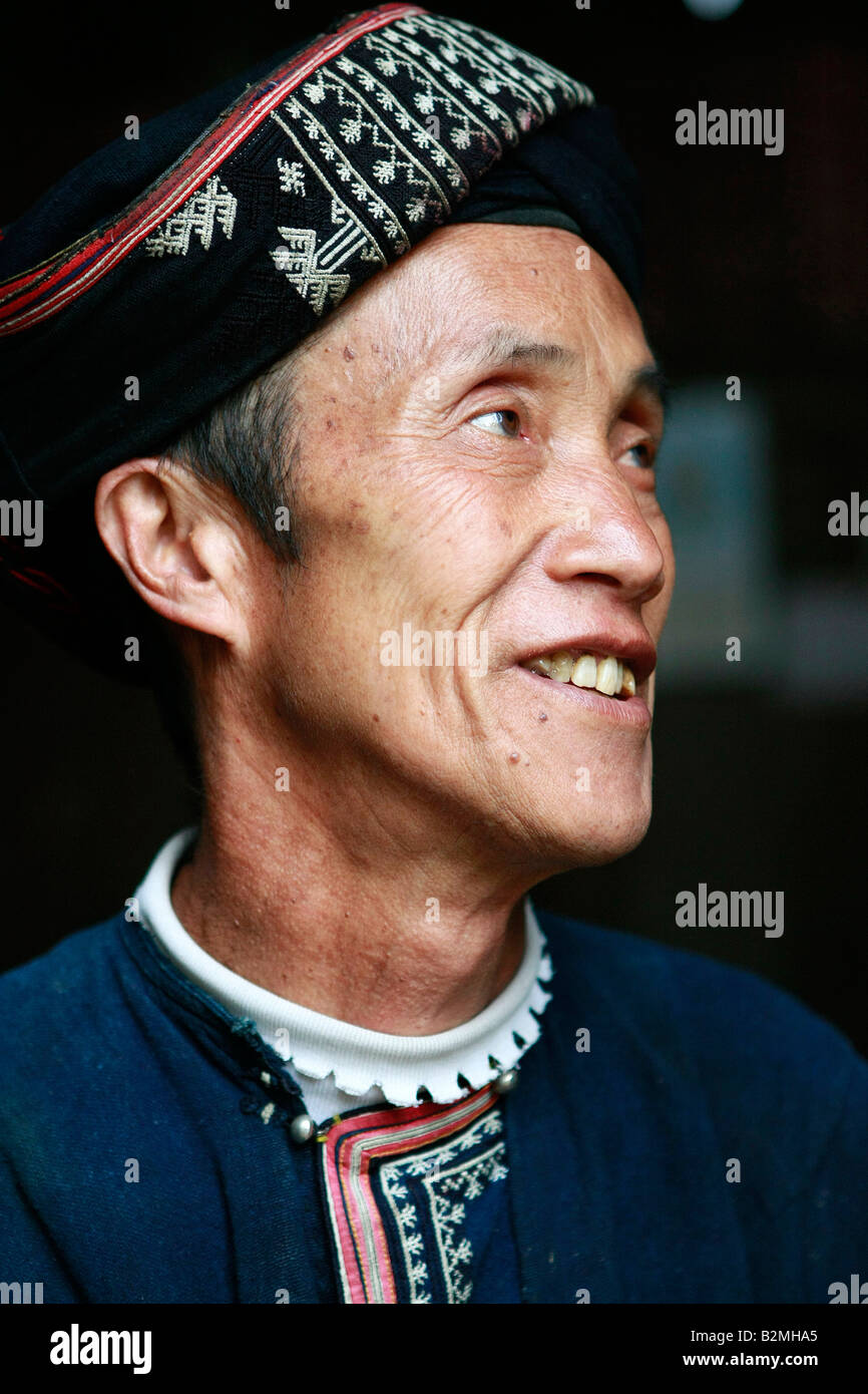 Red Dao tribesman at the village of Thanh Kim, near Sapa, Vietnam Stock ...