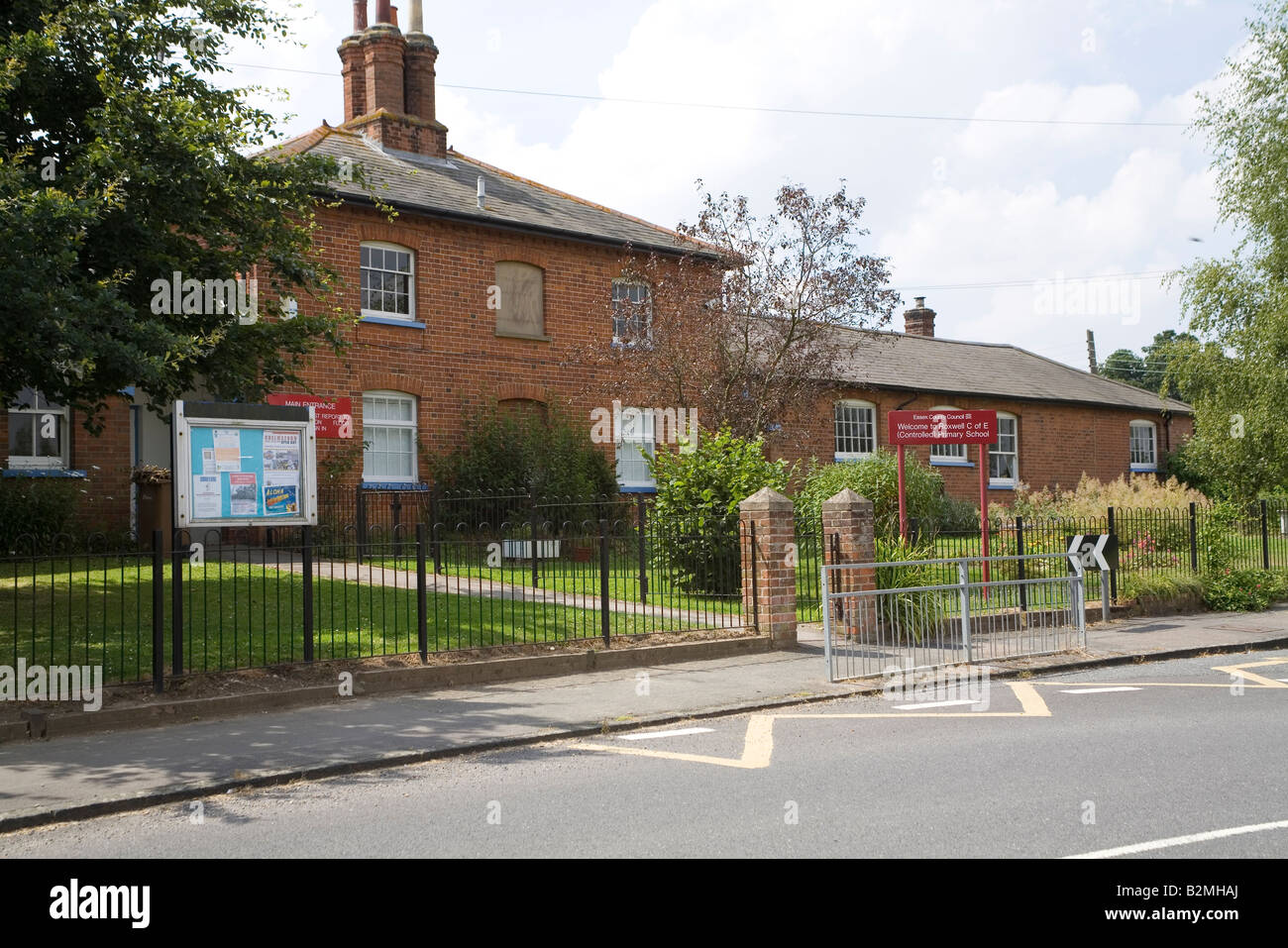 Roxwell Co of E Primary School Essex Stock Photo - Alamy