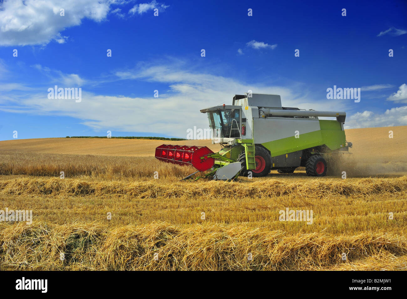 Combine harvester gather harvest hi-res stock photography and images ...