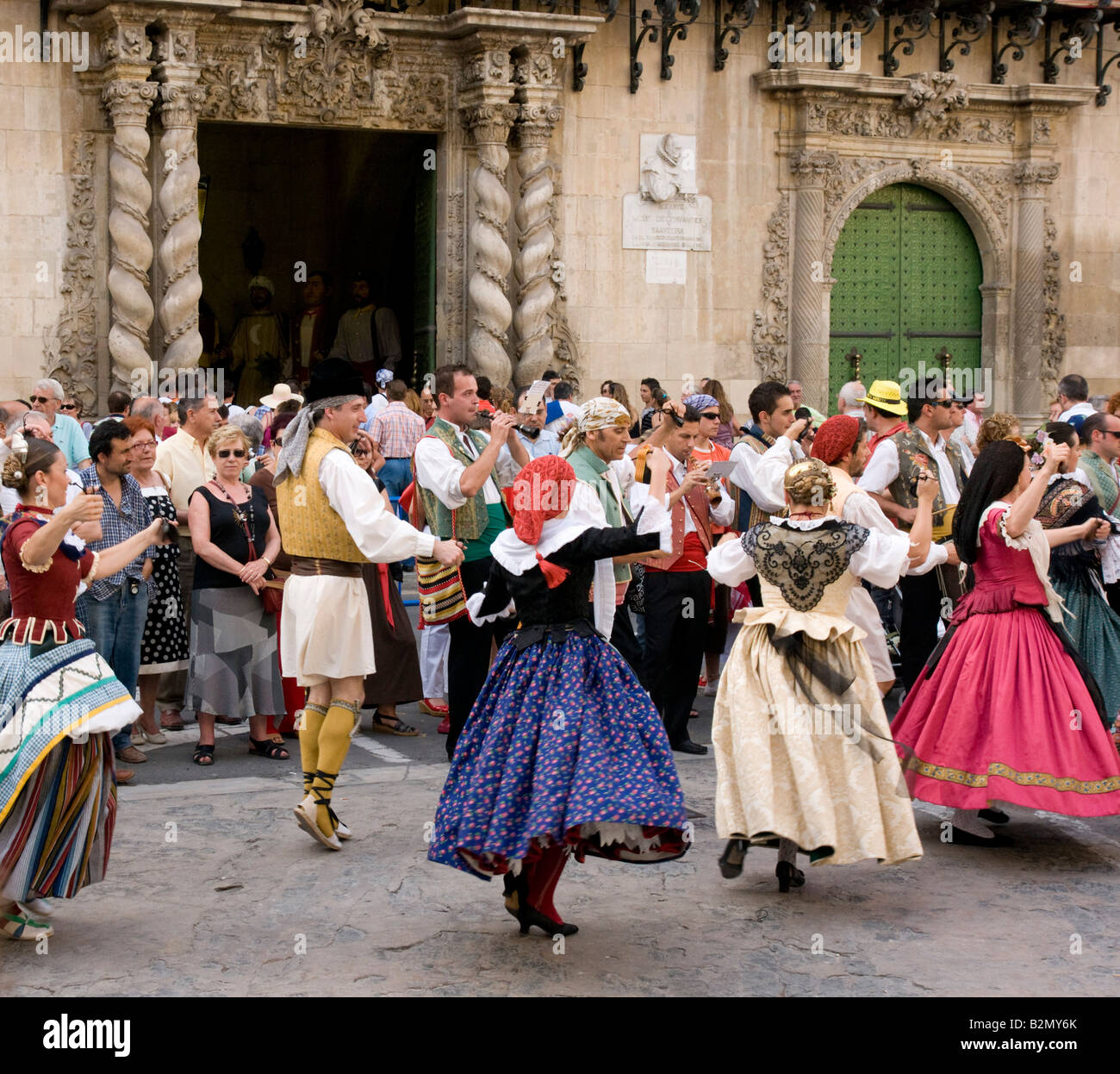 Spain traditional dress hi-res stock photography and images - Alamy