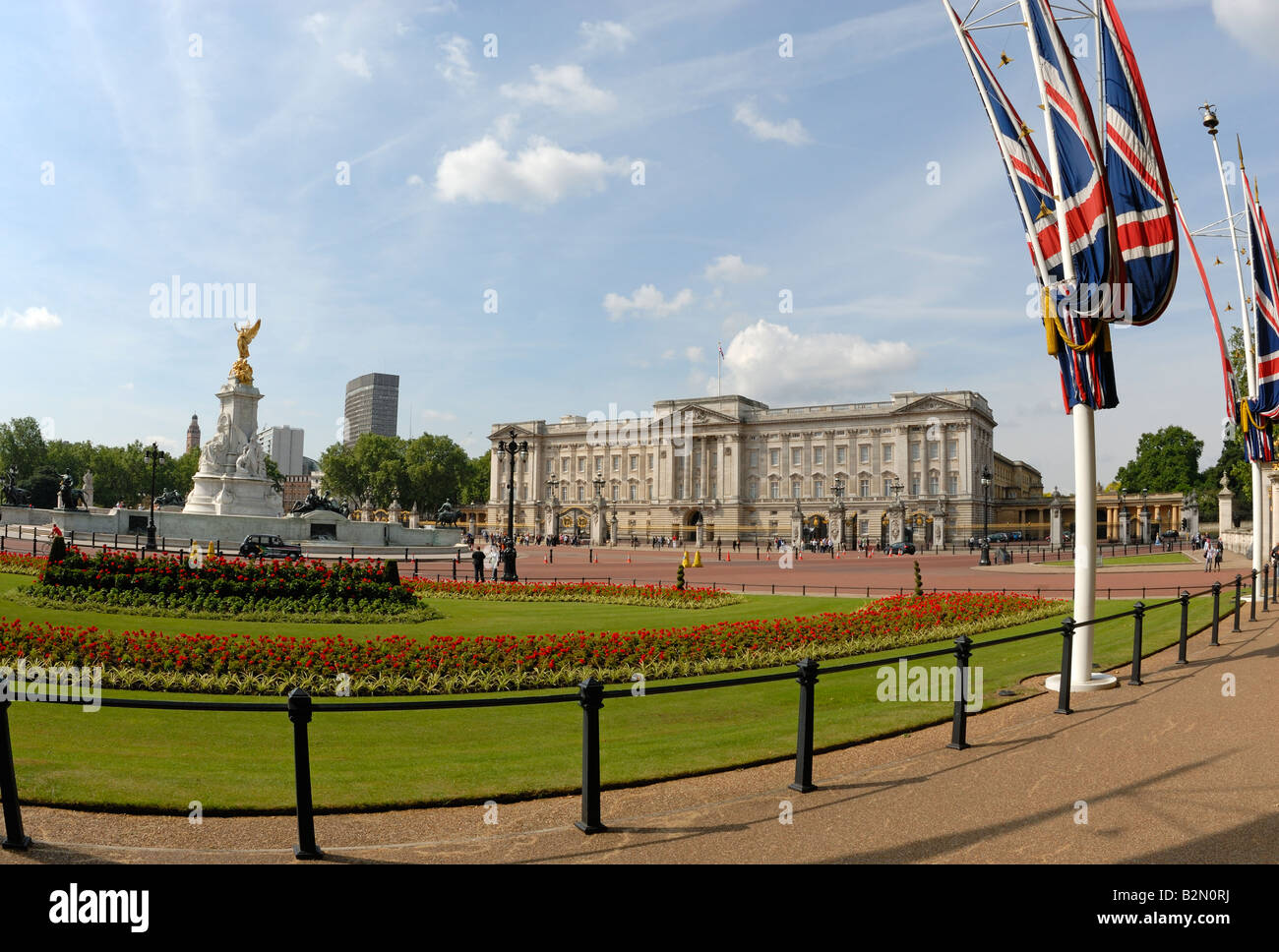 Buckingham palace union jacks hi-res stock photography and images - Alamy