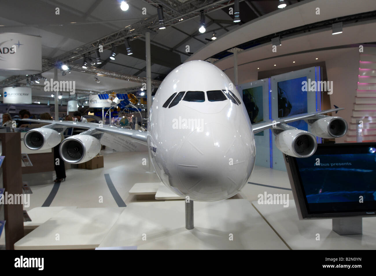 Airbus a380 cockpit hi-res stock photography and images - Alamy