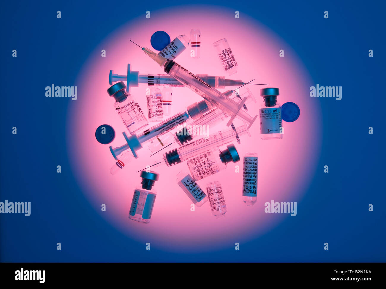 Syringes and drugs used for IVF treatment Stock Photo - Alamy