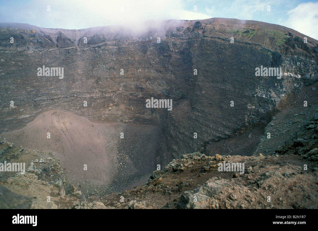 main crater, vesuvius, Italy Stock Photo - Alamy