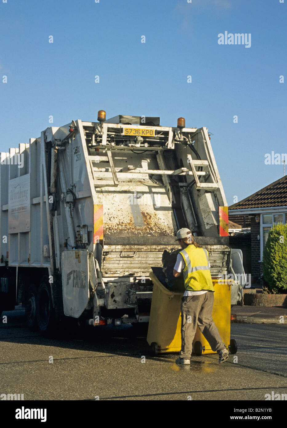 Dustman hi-res stock photography and images - Alamy