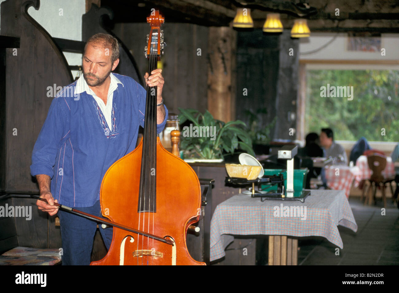 Band restaurant hi-res stock photography and images - Alamy