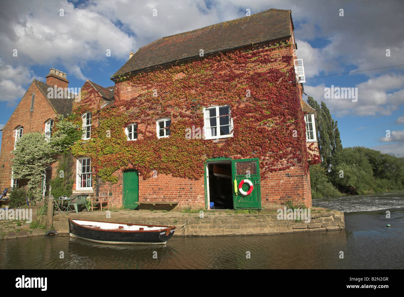Cropthorne water mill hi-res stock photography and images - Alamy