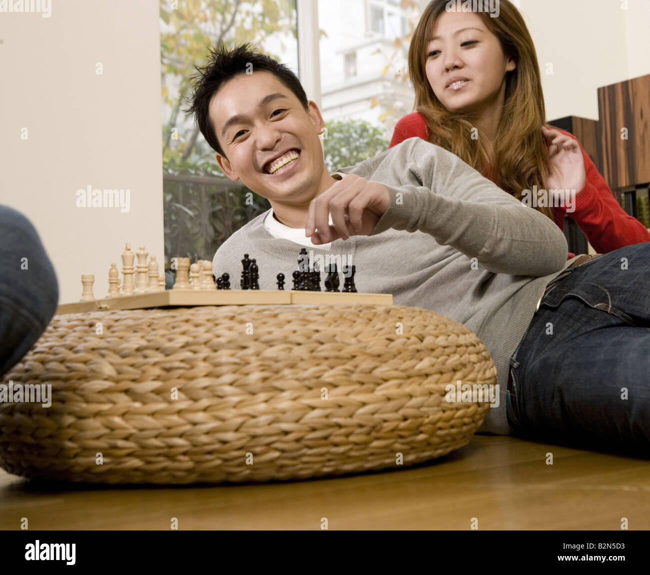 Women playing a game of chess hi-res stock photography and images - Alamy