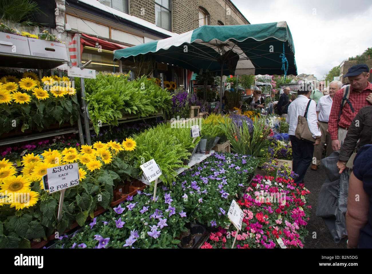 Hackney road hi-res stock photography and images - Alamy