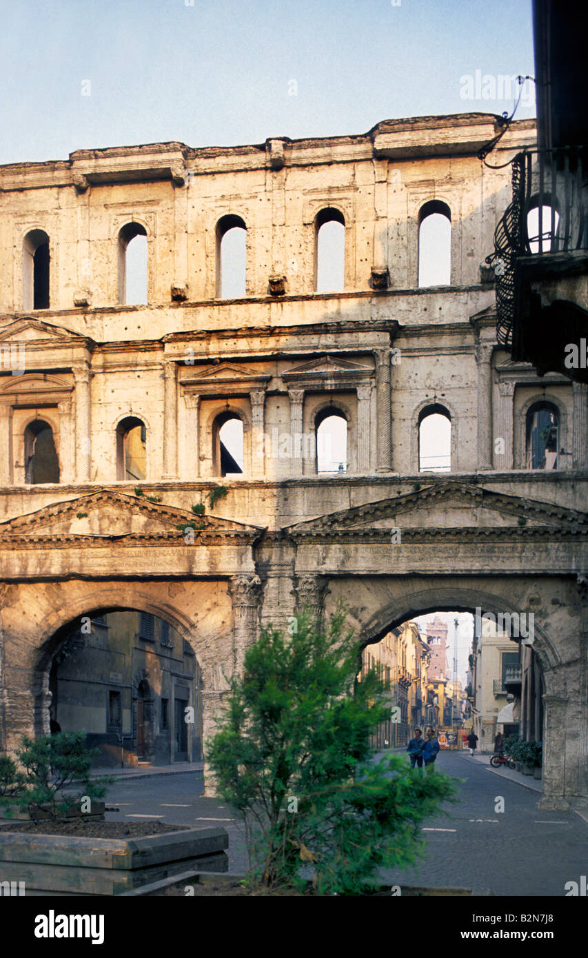 borsari gate, verona, italy Stock Photo - Alamy