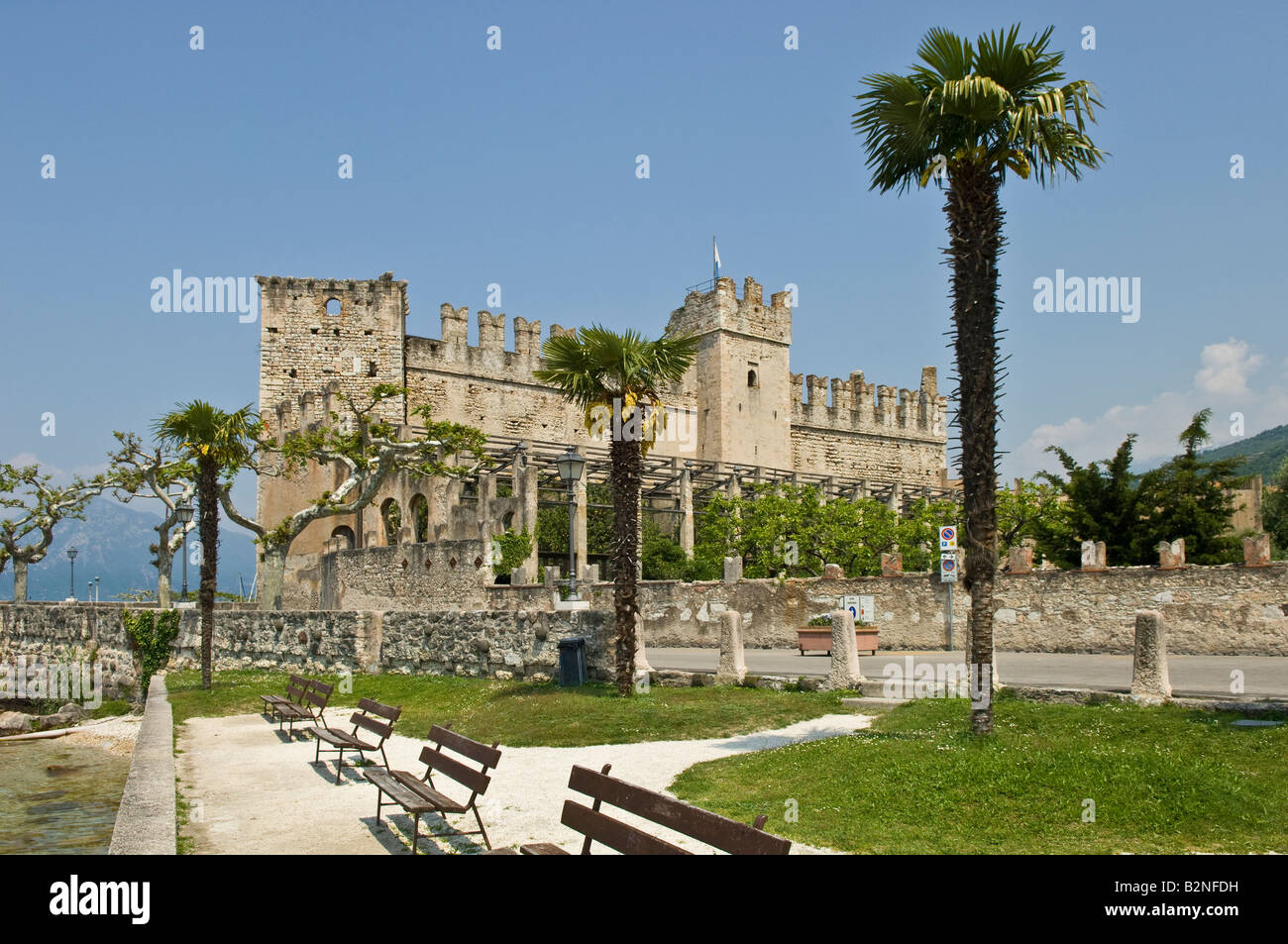 Lemon castle hi-res stock photography and images - Alamy