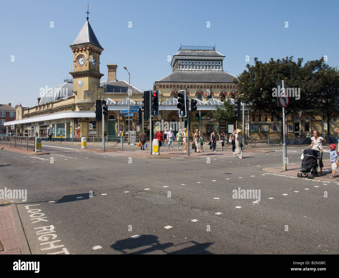 Eastbourne Railway Station Stock Photo - Alamy