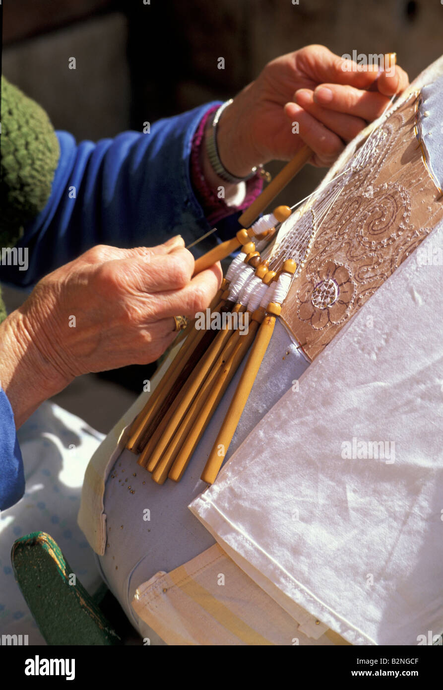 Lace maker hands hi-res stock photography and images - Alamy