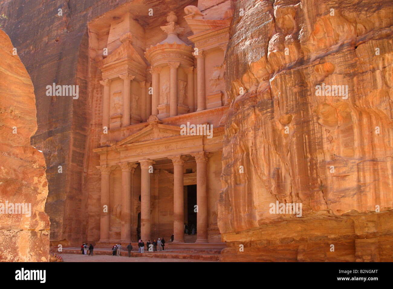 Petra Jordan Al-Khaznah the Treasury Stock Photo - Alamy