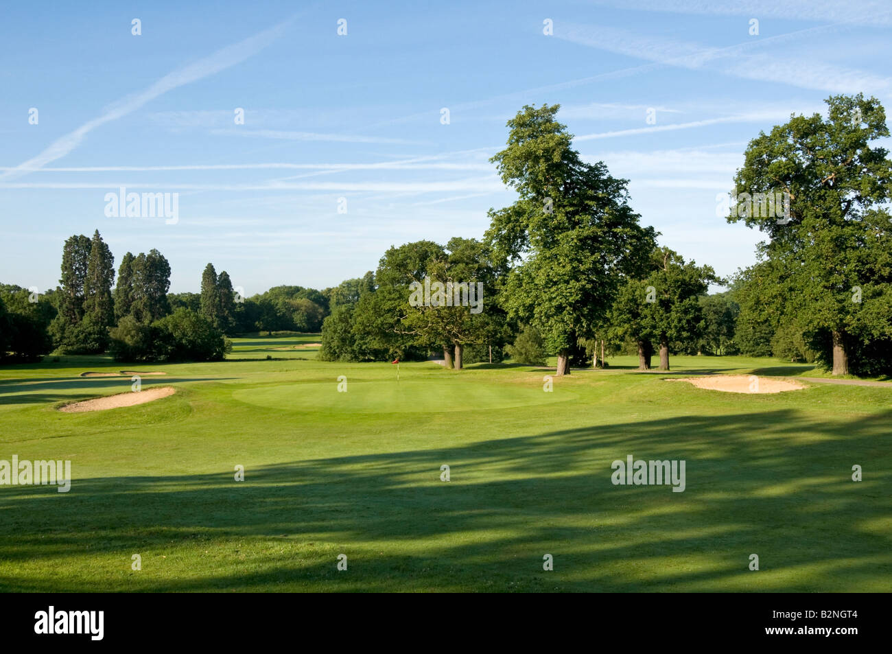 Golf fairway hi-res stock photography and images - Alamy