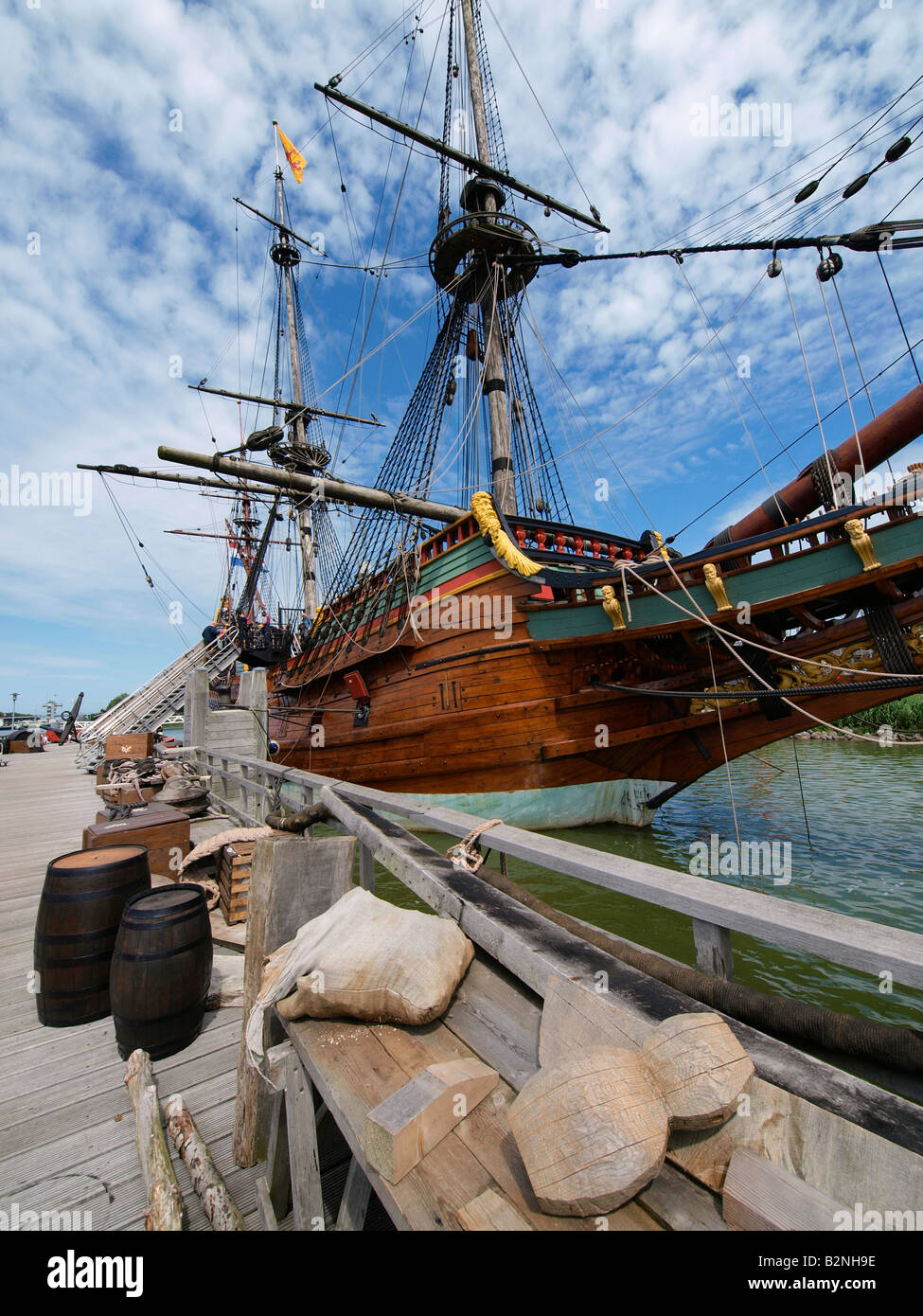 Replica 17th century ship hi-res stock photography and images - Alamy
