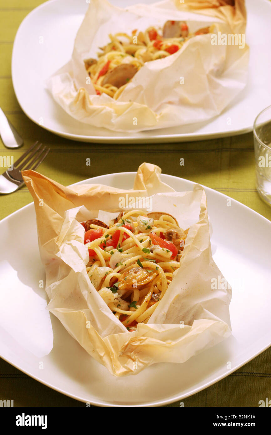 Pasta baked in foil hi-res stock photography and images - Alamy