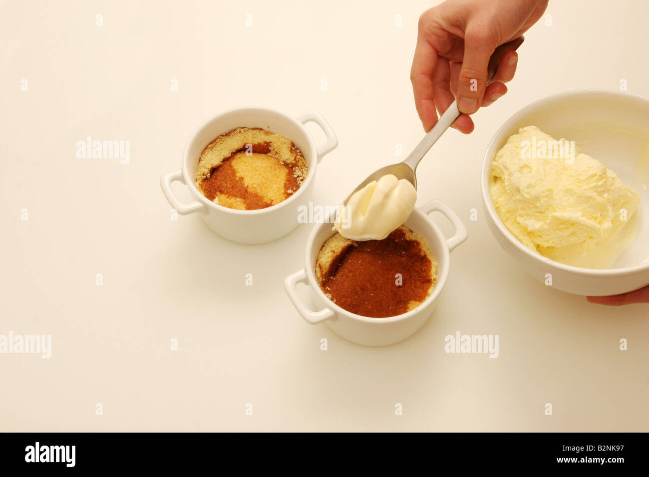 Preparation (Step.4), Roasted ice cream, Italy Stock Photo - Alamy