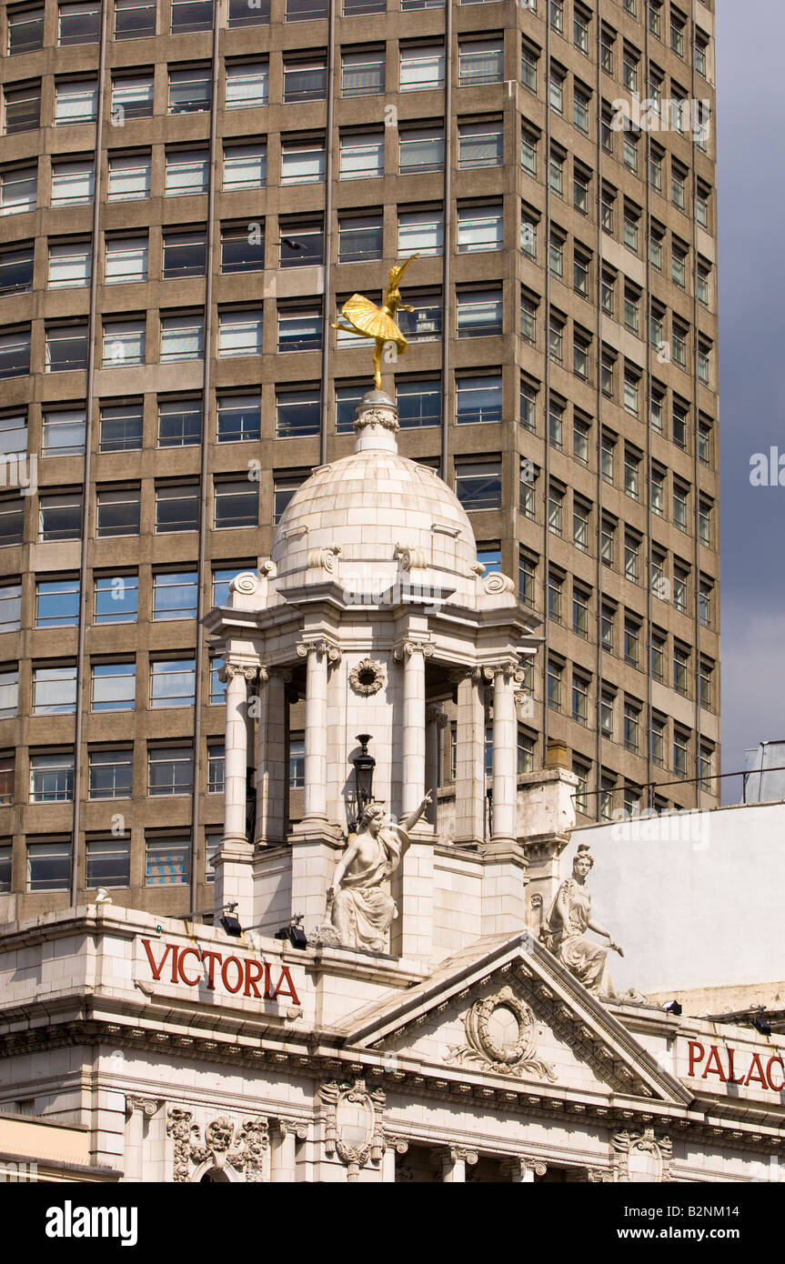 Victoria Palace Theatre Victoria London United Kingdom Stock Photo - Alamy