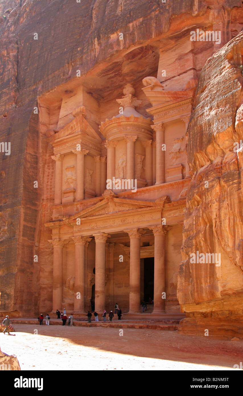 Petra Jordan Al-Khaznah the Treasury Stock Photo - Alamy