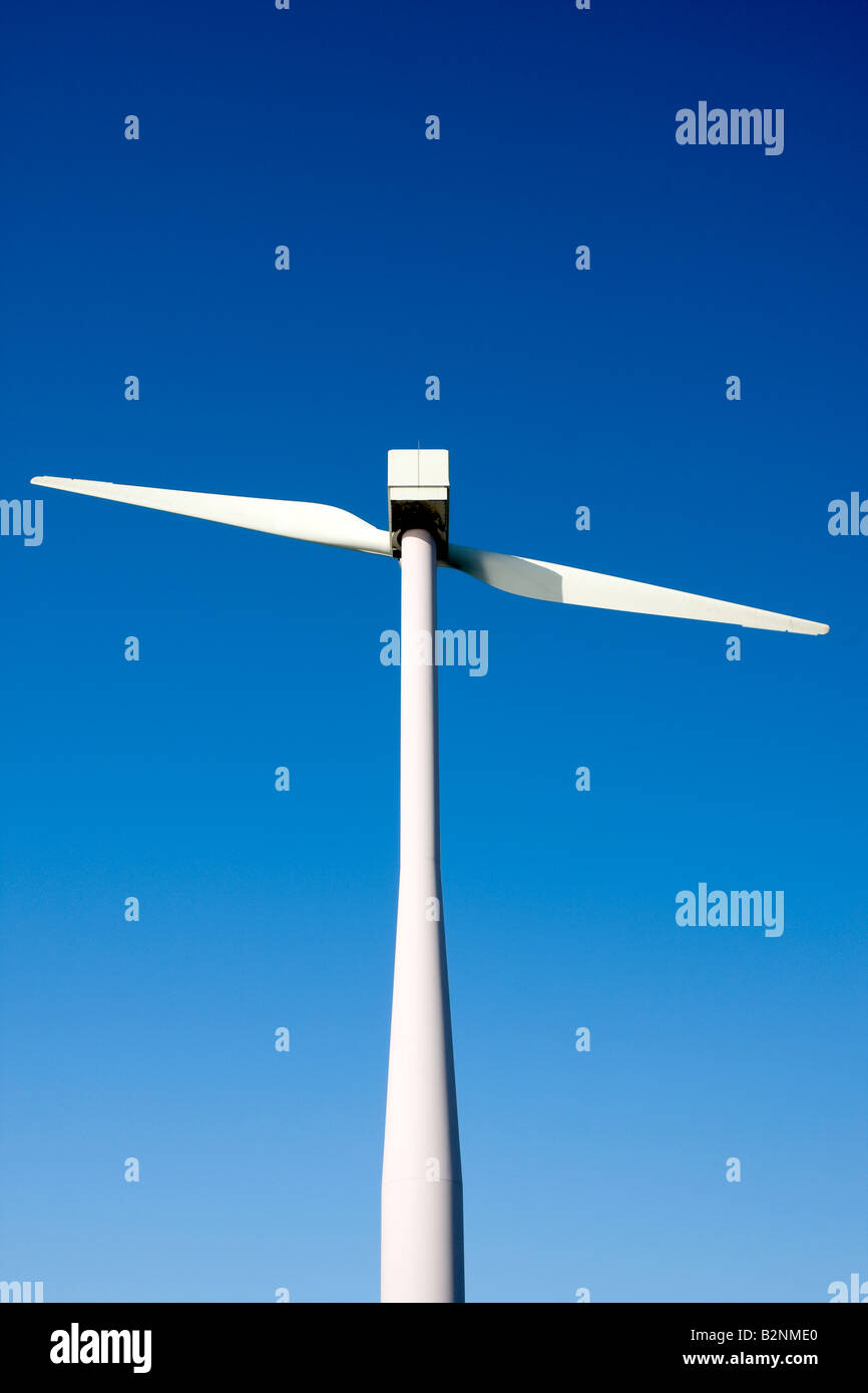 Two bladed hi-res stock photography and images - Alamy