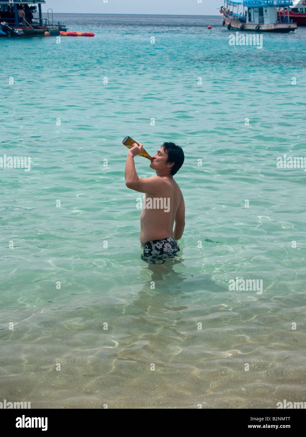 Cool off outside cooling off hi-res stock photography and images - Alamy