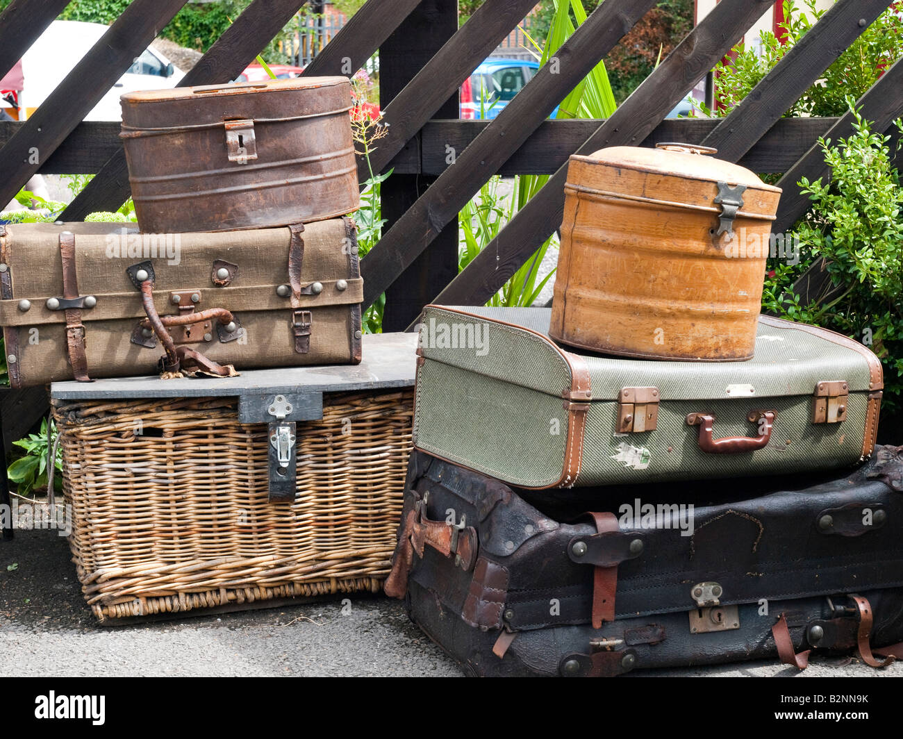 Damaged luggage hi-res stock photography and images - Alamy