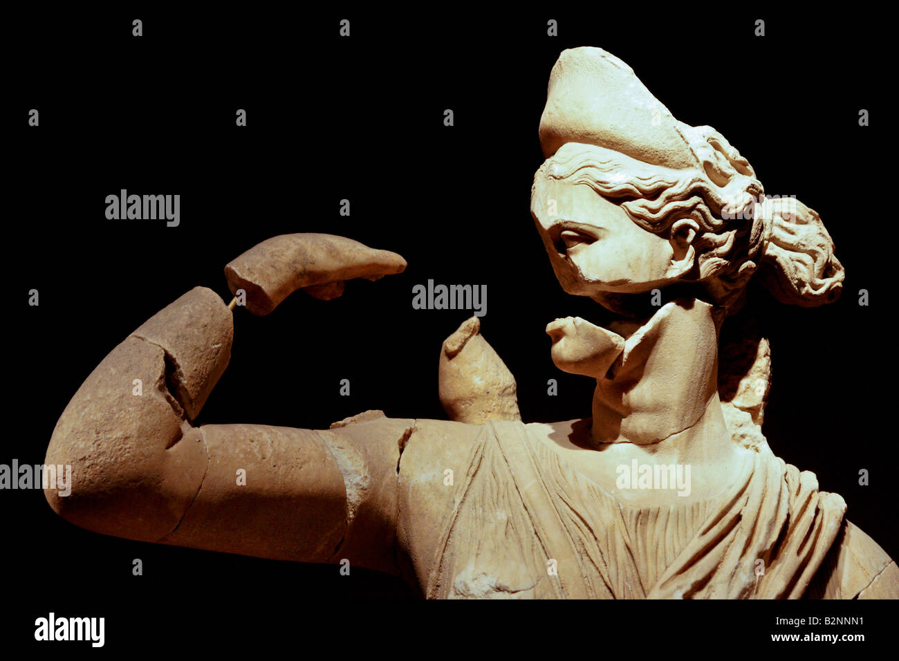 Artemis statue versailles hi-res stock photography and images - Alamy