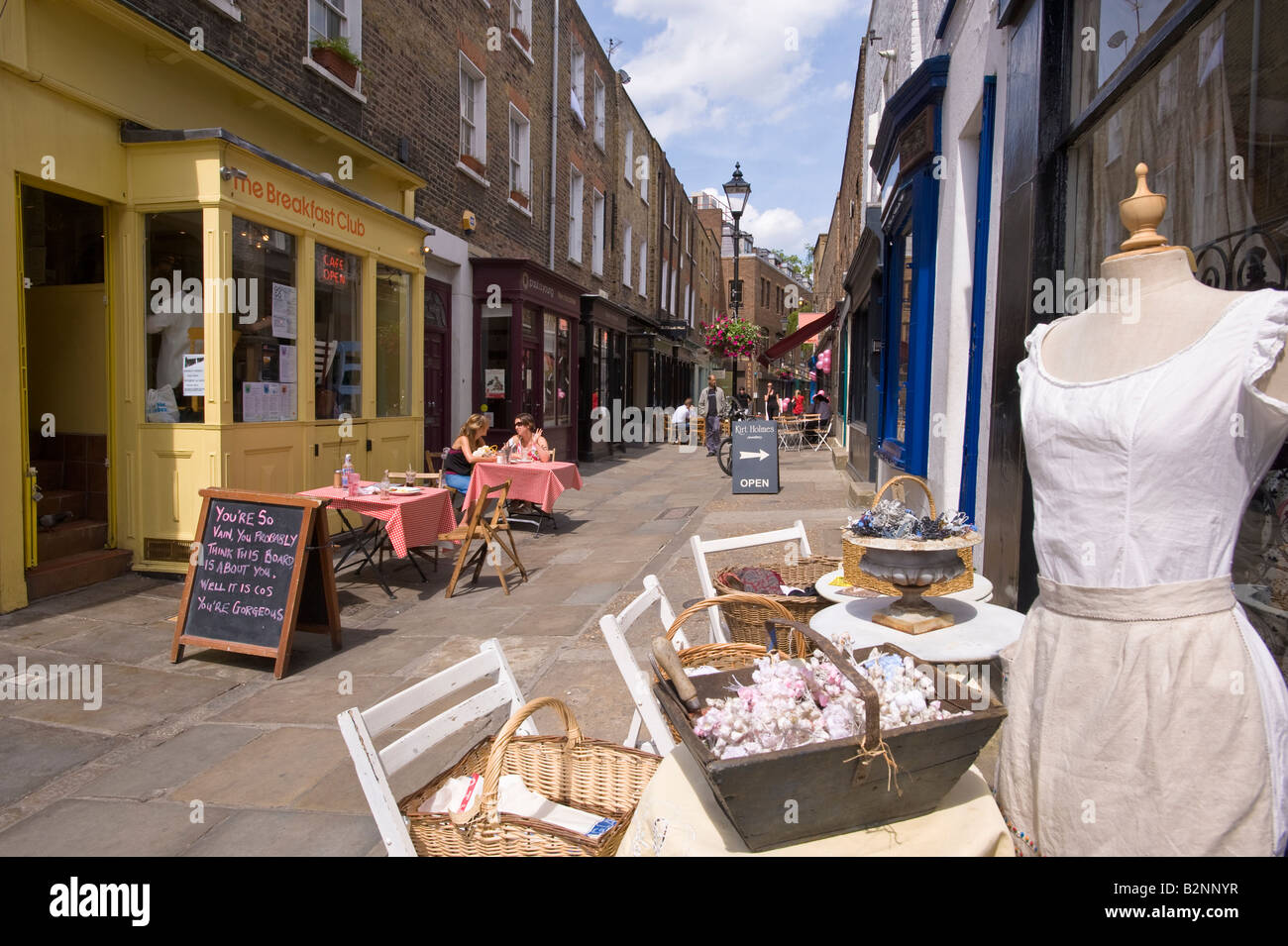 Islington shop hi-res stock photography and images - Alamy